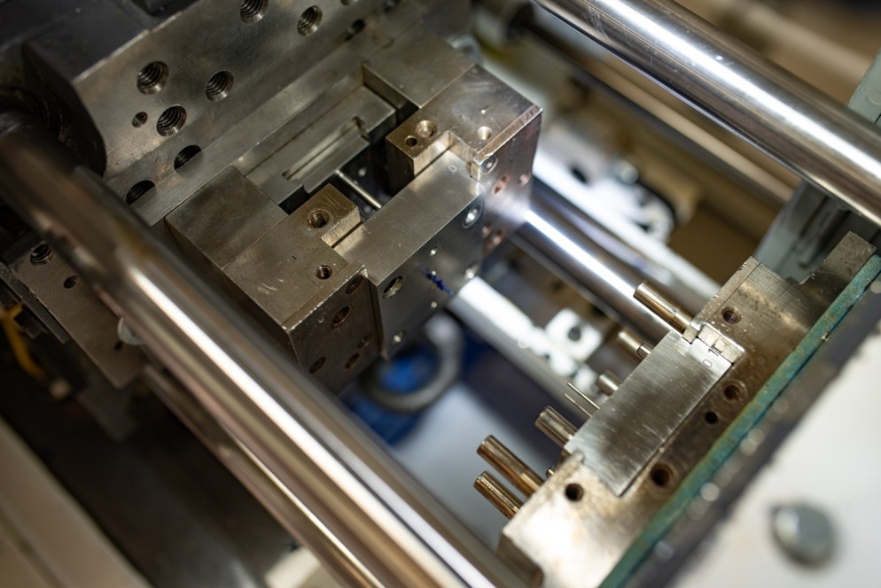 Micro Insert Molding for Implants: Smaller, Smarter, Stronger - Medical ...